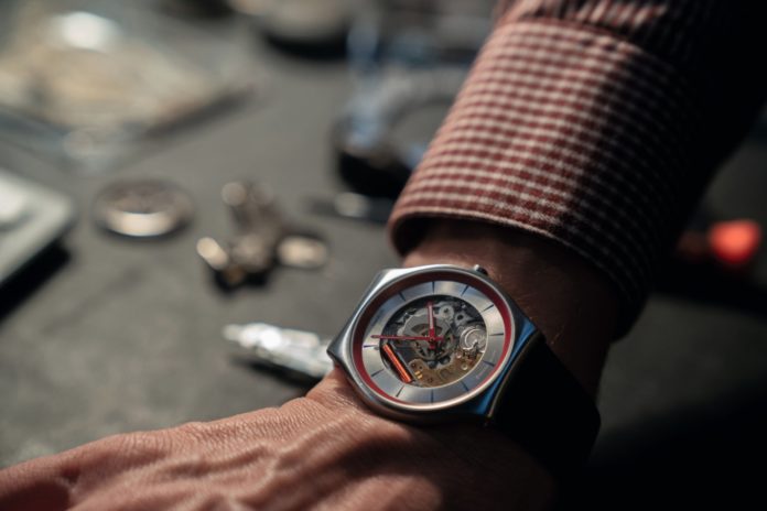 Swatch Q Watch สำหรับเอาใจบรรดาแฟนๆ James Bond ทั่วโลก