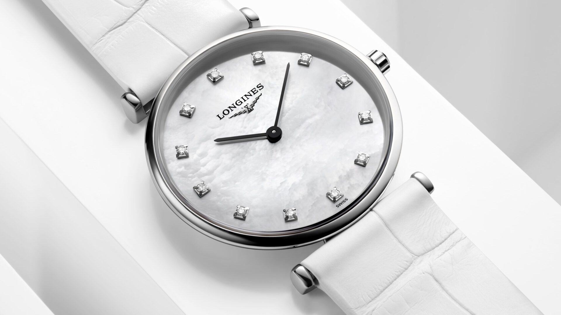 Longines White Campaign เรือนเวลาสีขาวบริสุทธิ์ที่คุณผู้หญิงไม่ควรพลาด