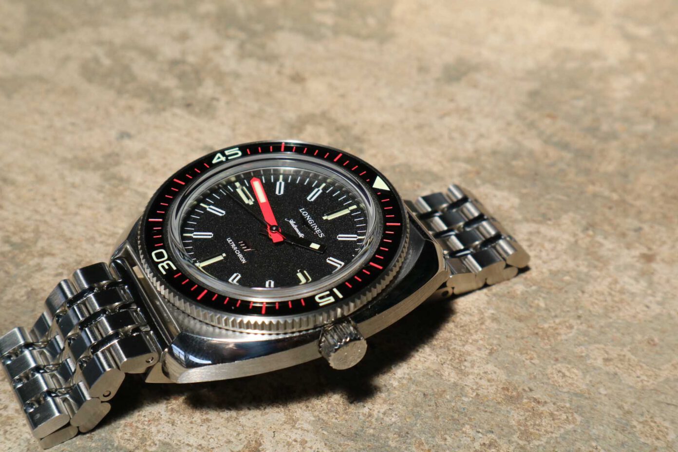 Longines Ultra-Chron งานรีเมคสุดเจ๋งที่พลาดไม่ได้