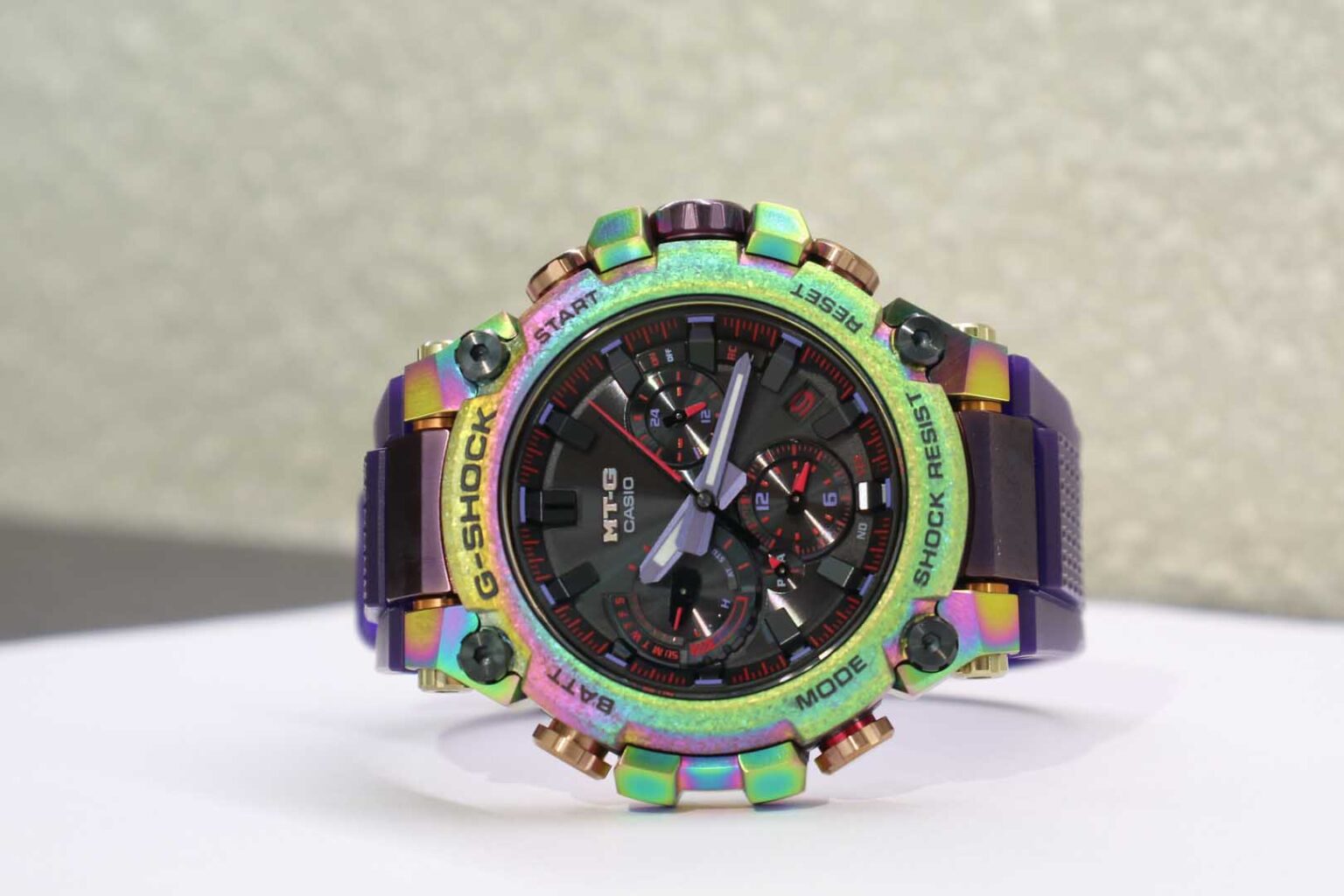 Casio G-SHOCK MTG-B3000PRB Aurora Oval จากแสงเหนือบนอวกาศสู่ความงามบนข้อมือ